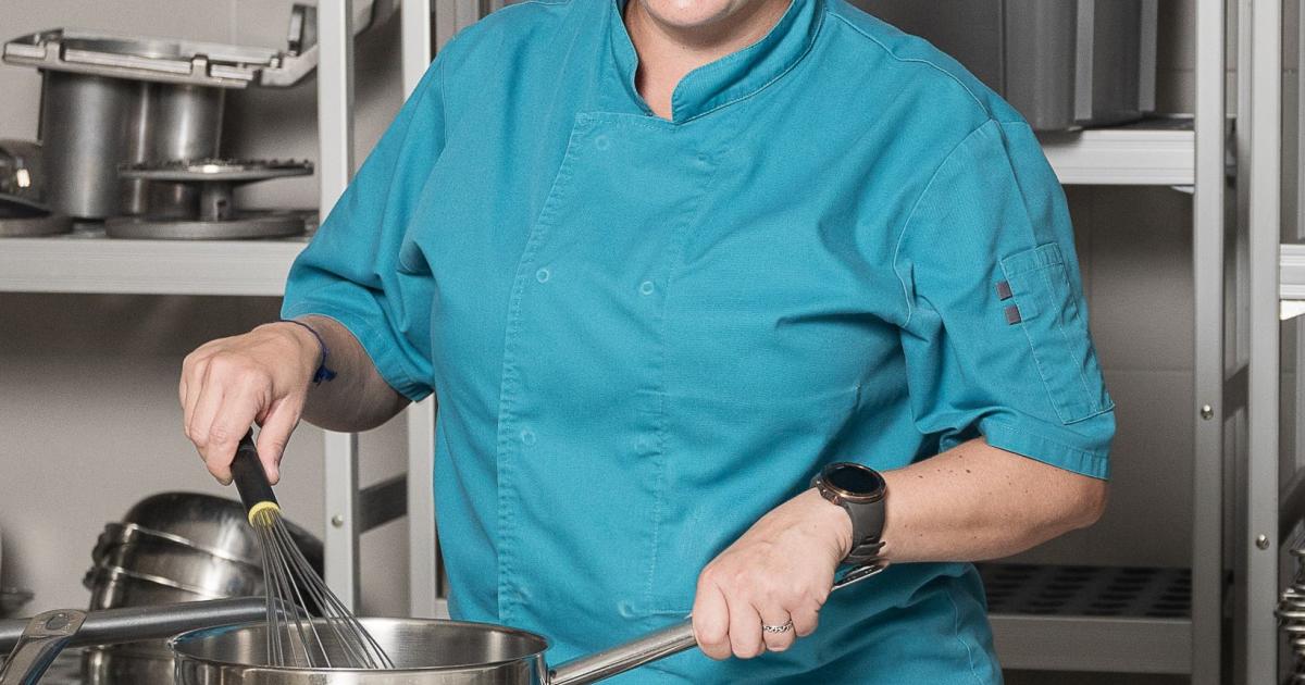 Une cheffe en cuisine au collège Alain | Département de l'Aude